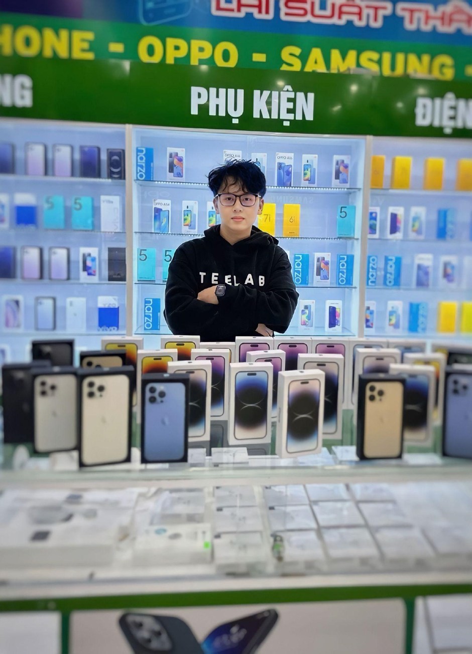 Lê Hoàng Sơn chủ cửa hàng Điện thoại Hoàng Sơn Store - Gắn kết niềm tin ...