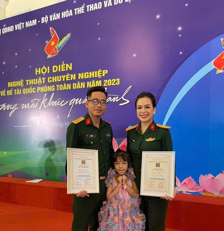 Sứ mệnh Người Nghệ sĩ giữ hồn chèo giữa màu áo lính